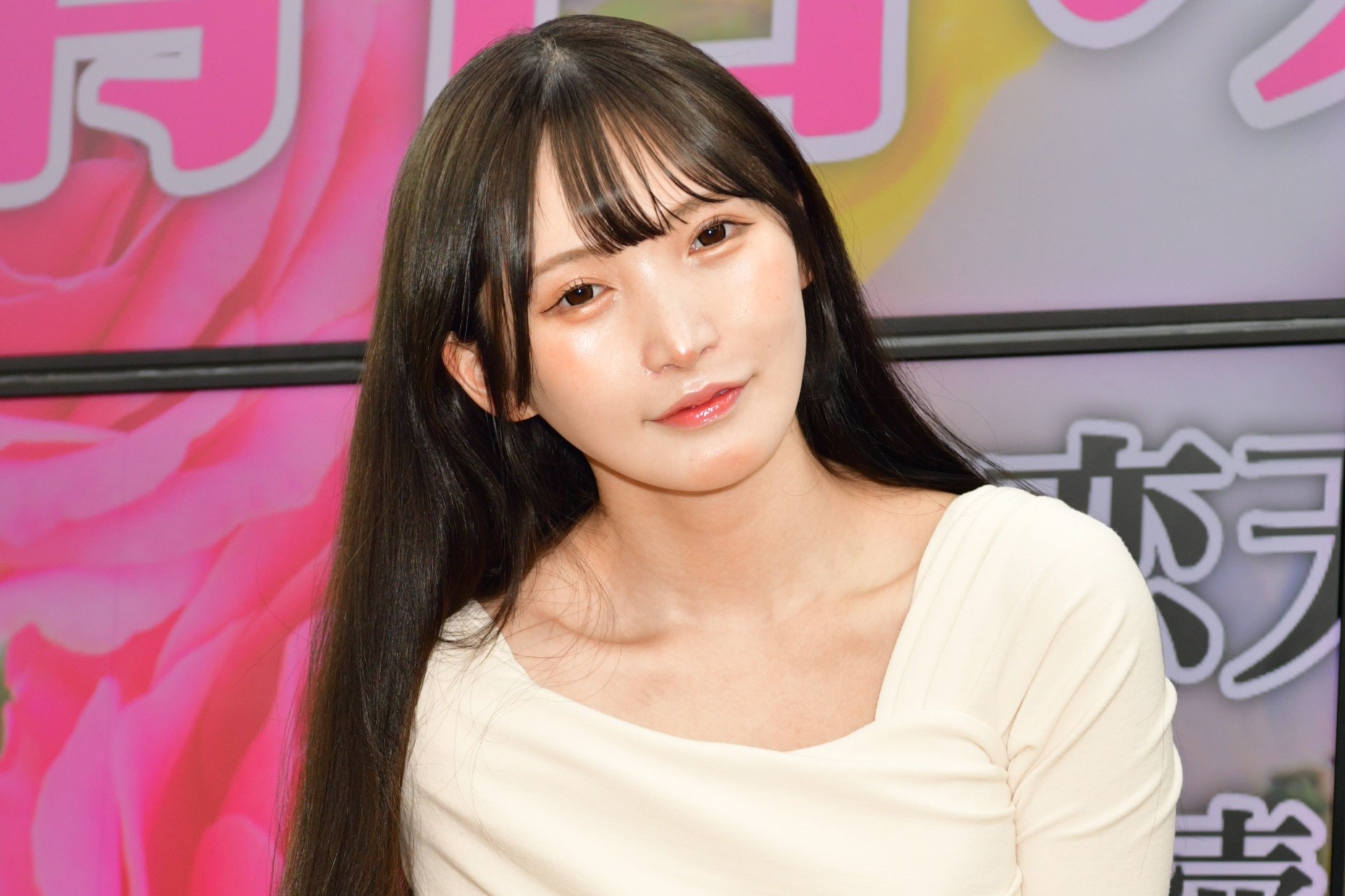 清宮みいな、初恋女子高校生役で本格グラビアデビュー 1stDVDは制服やメイドなどコスプレ七変化（WEBザテレビジョン） - Yahoo!ニュース