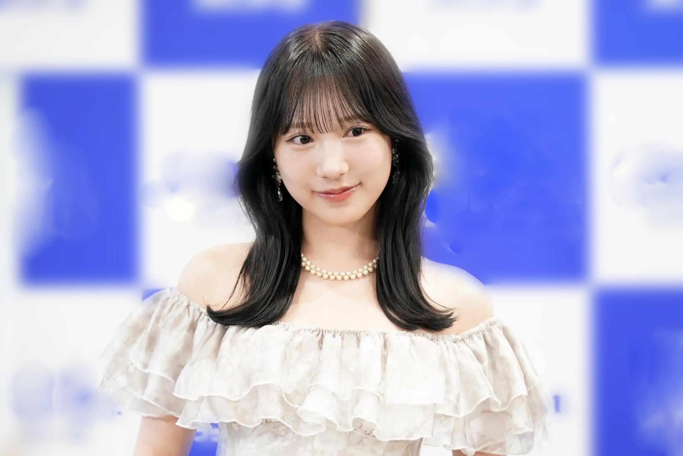 ＜横野すみれ＞可愛さはじける！ ぴたぴたTシャツでジャンプ 「スタイルえぐい」と話題（MANTANWEB） - Yahoo!ニュース