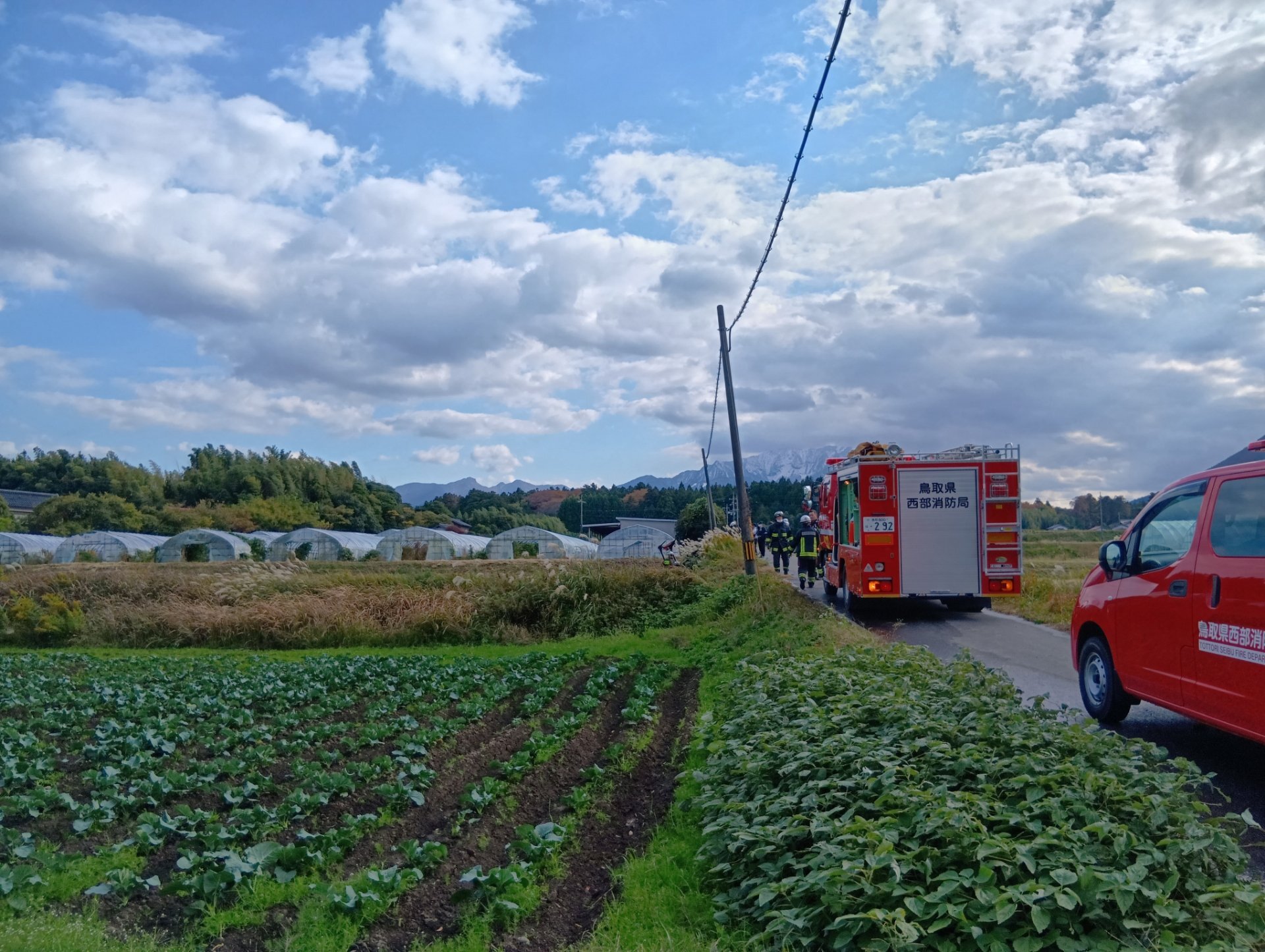 【速報】「田んぼでトラクターが燃えている」鳥取県大山町で車両火災（BSS山陰放送） - Yahoo!ニュース