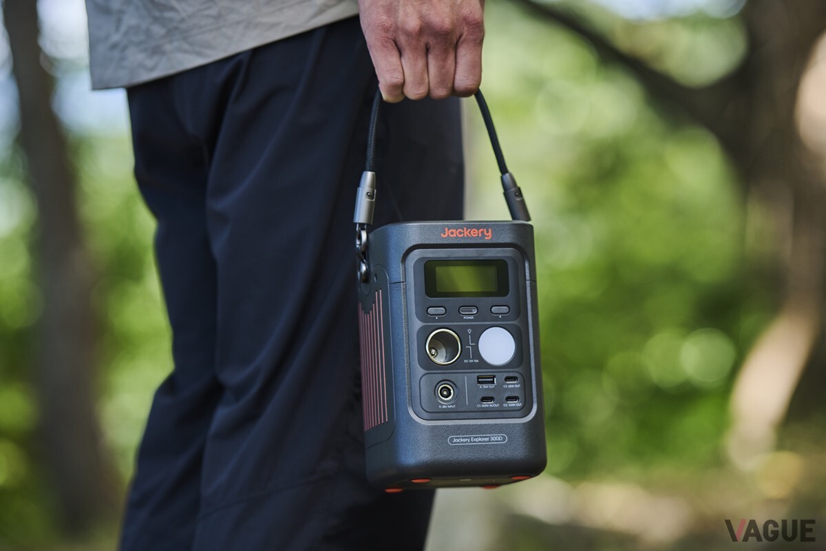 片手で持てるのに「モバイルバッテリー9台分」!? 手持ちと片掛けの2WAYで使用できるポータブル電源の実力とは（VAGUE） - Yahoo!ニュース