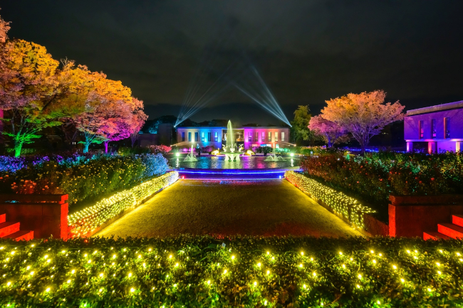 西洋と和の庭園が輝く夜、ウインターイルミネーション「光のミュージアム」（BCN） - Yahoo!ニュース