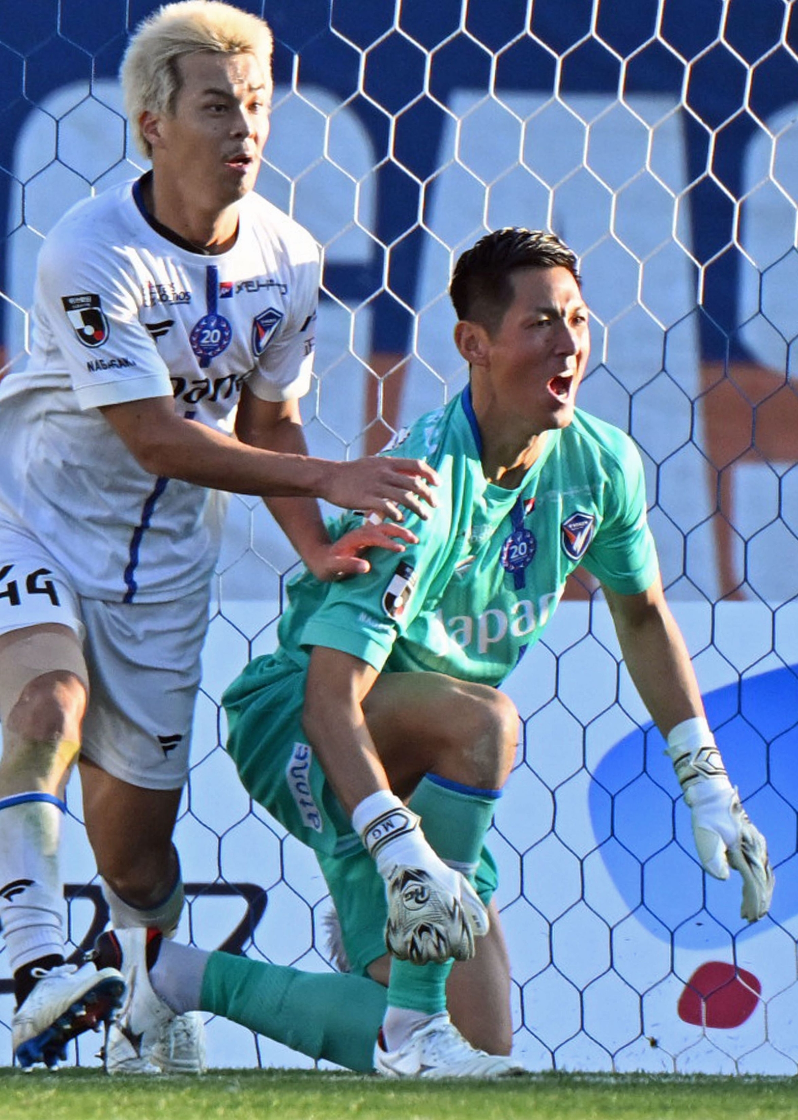 「最後はGKとしての本能」長崎のJ1昇格を決めた試合最終盤の顔面セーブ（西スポWEB OTTO！） - Yahoo!ニュース