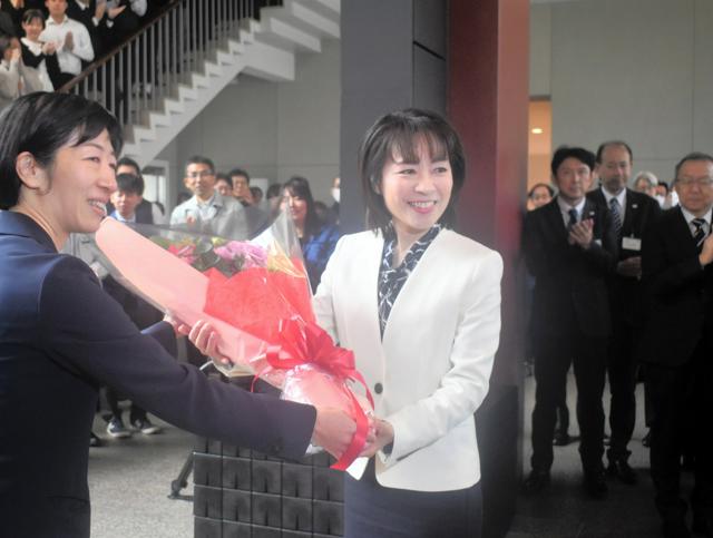 「広島県の魅力を高めたい」 横田美香知事が着任、県政で女性初（朝日新聞） - Yahoo!ニュース