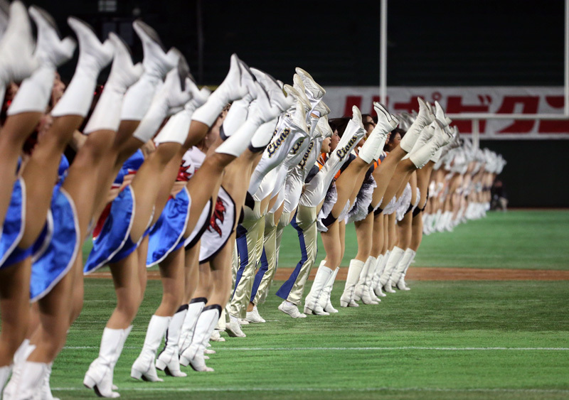 写真特集】勝利の女神たち~JXB、170人チア・ラインダンス編 写真特集】勝利の女神たち~JXB、170人チア・ラインダンス編
