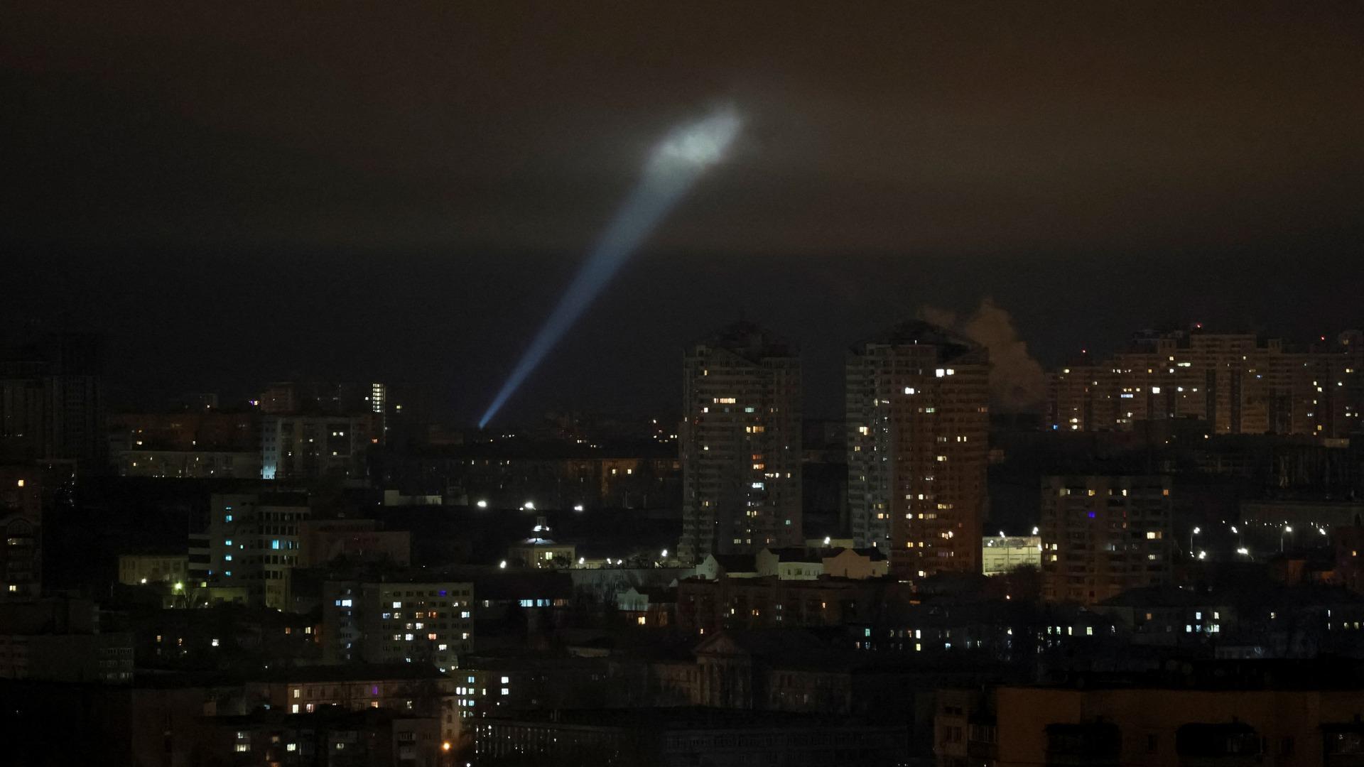 ウクライナ軍、深夜にイラン製軍事ドローン10機中9機を破壊:レアな夜の迎撃動画を公開(佐藤仁) エキスパート Yahoo ニュース