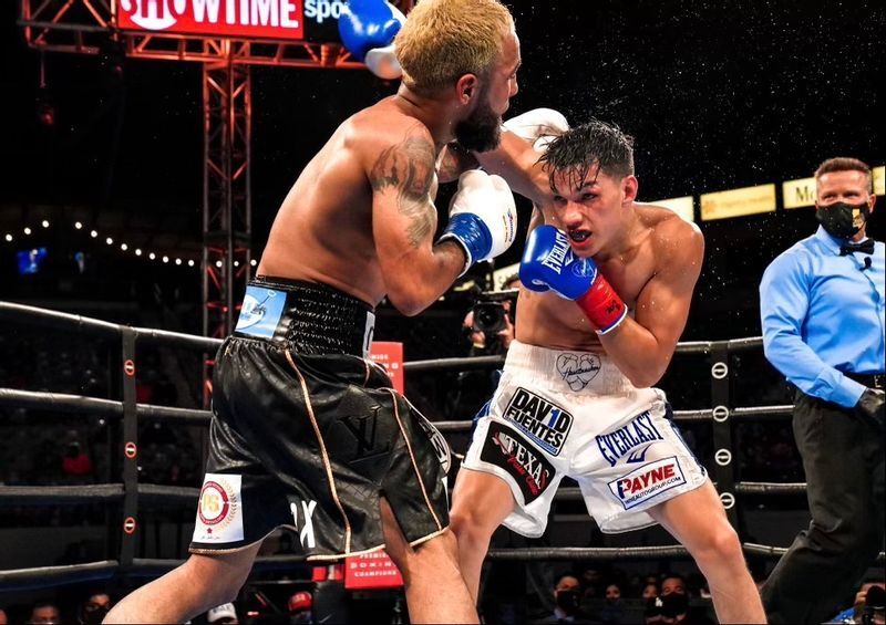 WBA/WBC統一スーパーバンタム級戦で、ルイス・ネリがKO負け。ブランドン・フィゲロアが2冠王者に（林壮一） - エキスパート - Yahoo!ニュース