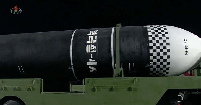 北朝鮮、軍事パレードで過去最大のICBMと新型SLBM「北極星4」を初公開（高橋浩祐） - エキスパート - Yahoo!ニュース
